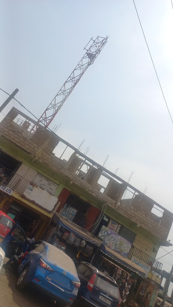 Otomobil yedek parçaları Simple Freddy Enterprise, Akra, foto