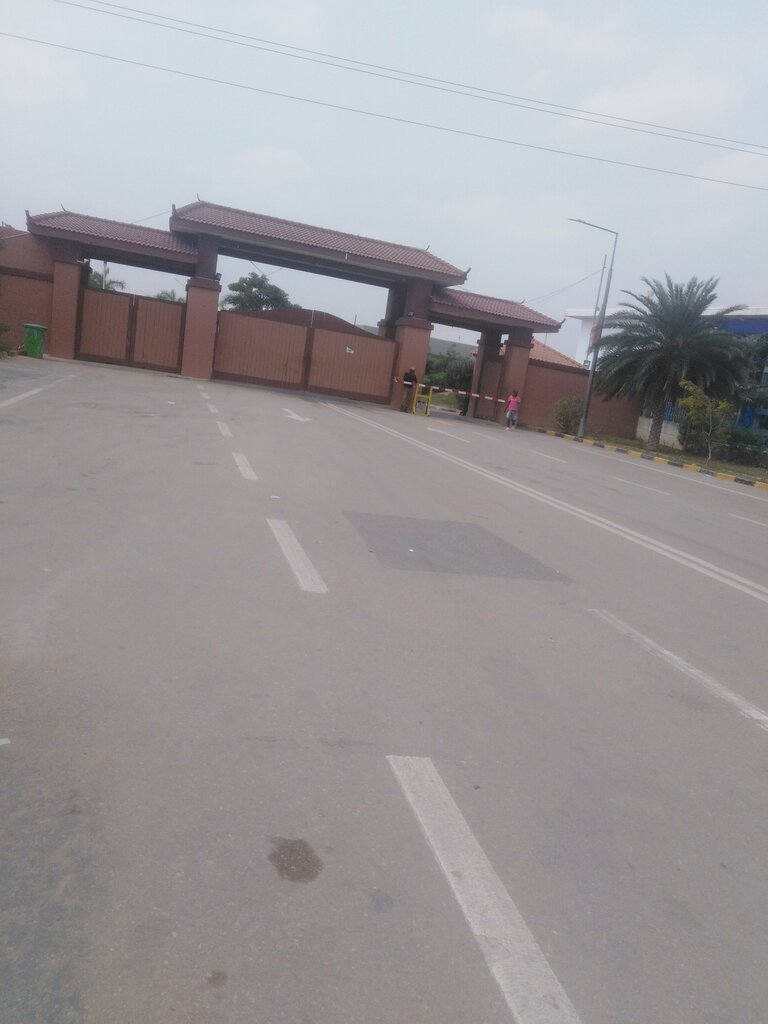 Banka Centro de Empresa Angochin, Loanda, foto