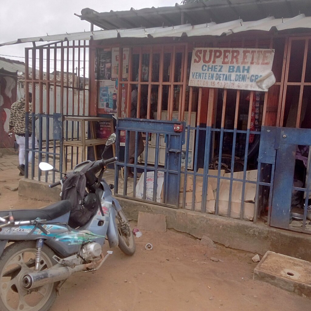 Süpermarket Superette chez bah, Abican, foto