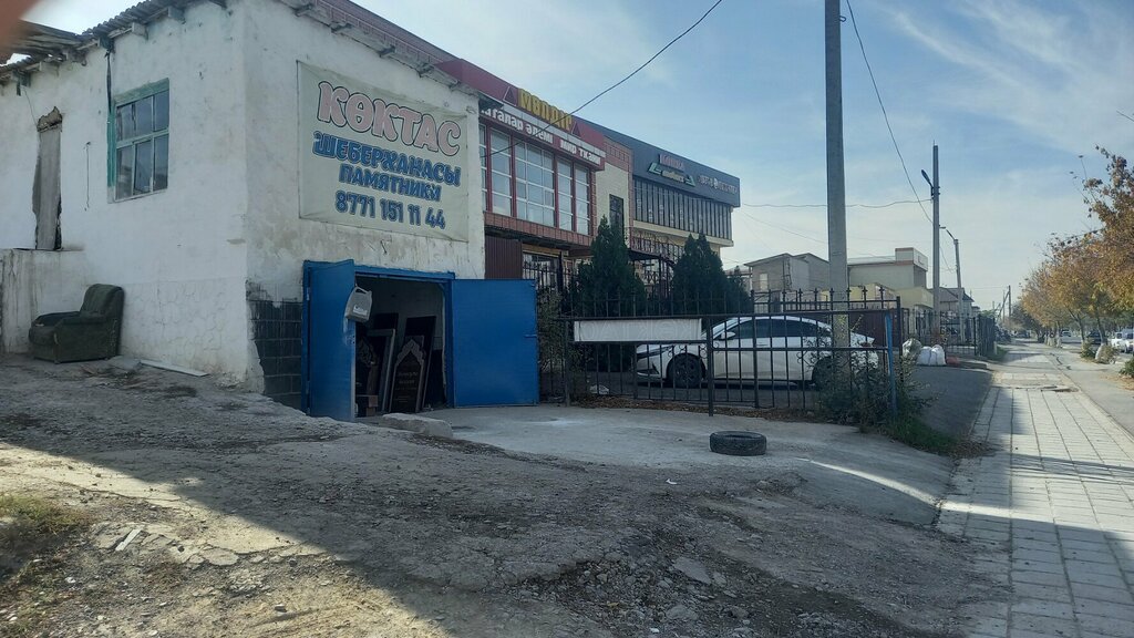 Heykel ve mezarlık taşı üreticileri Masterskaia po izgotovleniyu pamjatnikov, Çimkent (Şımkent), foto