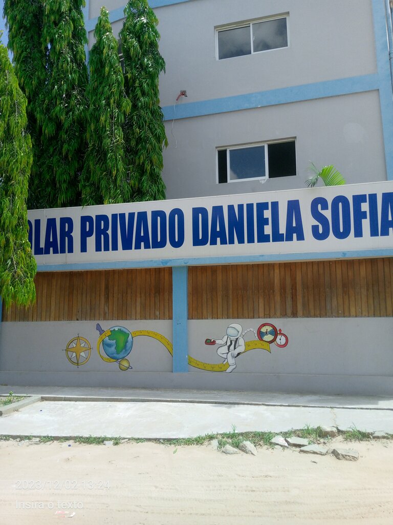 Yüksekokul Colégio Daniela Sofia, Loanda, foto