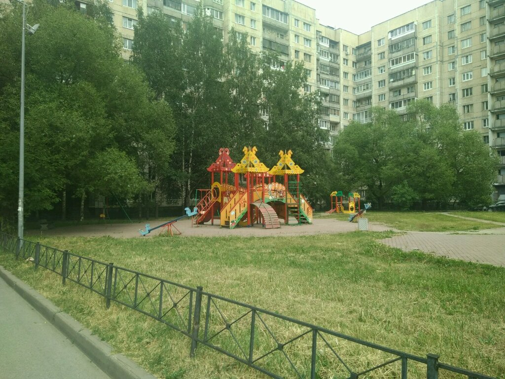 Oyun alanı Playground, Saint‑Petersburg, foto