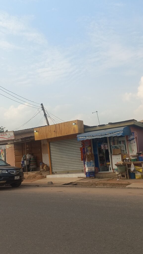 Kozmetik ve parfümeri mağazaları Obaa Sima Weavon, Wig & Cosmetics, Akra, foto