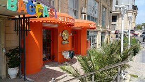 Sultanim (Cemsid Naxcivanski Street No:449A, Baku), berberler  Bakü'den