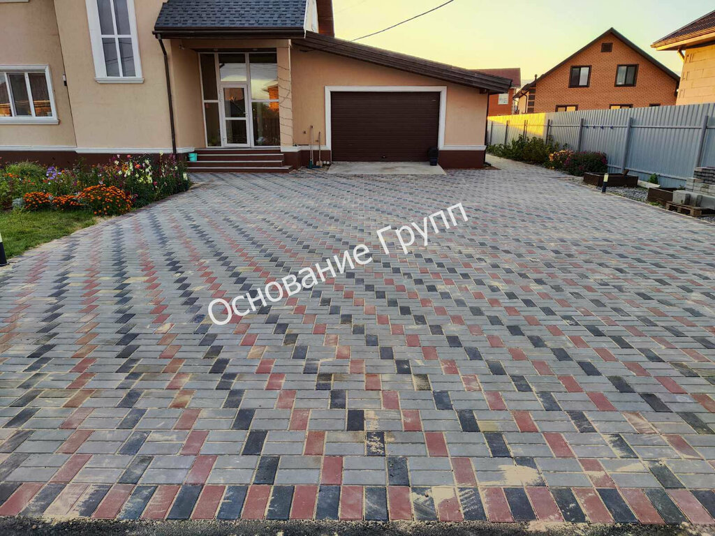Kaldırım taşları Osnovanie Group, Tiumen, foto