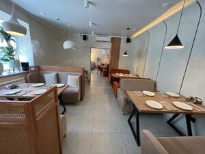 Sayuri (ulitsa Zify Balakinoy No:7, Almetyevsk), kafe  Almetyevsk'ten (Elmet'ten)