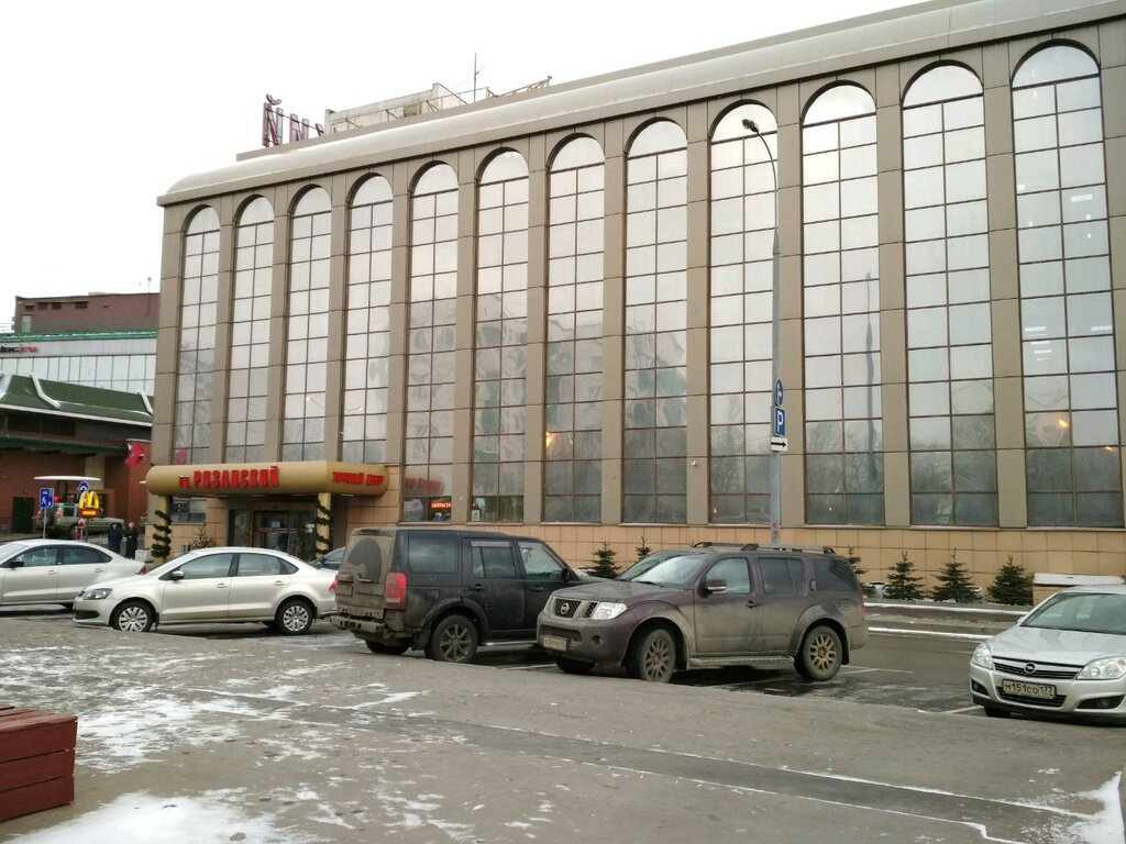 Otoparklar Parkovka t/ts Ryazansky, Moskova, foto