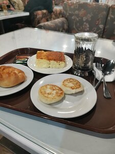 Борщ и Грёзы (ulitsa Ivana Kuropatko No:21), kantin, yemekhane  Sakhalinsk'ten