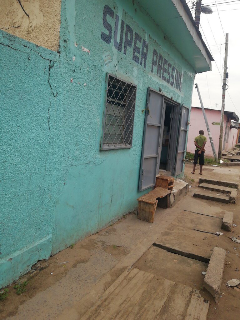 Çamaşırhaneler Super Pressing, Brazzaville, foto