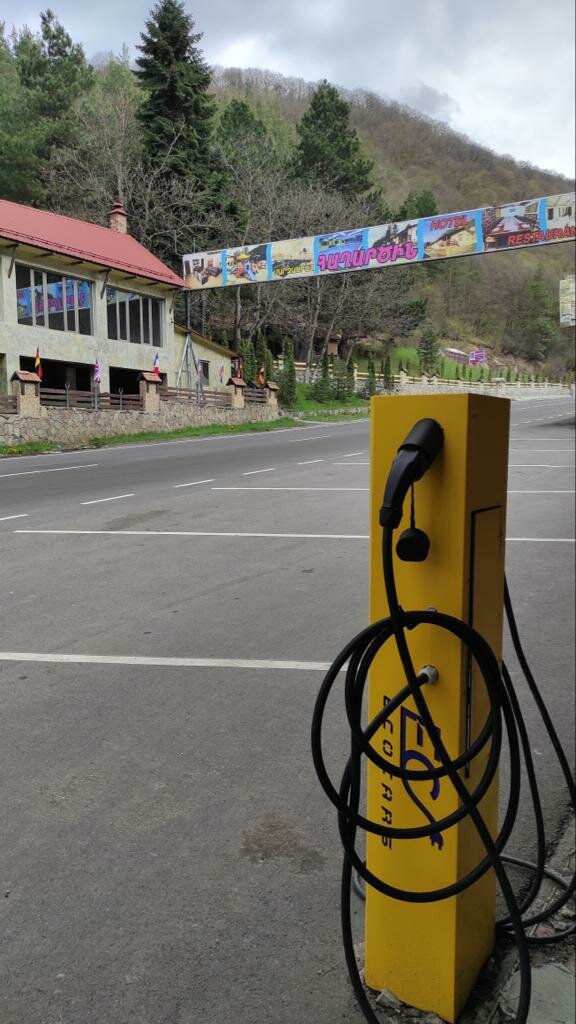 Elektrikli oto şarj istasyonları EcoCars, Dilican, foto