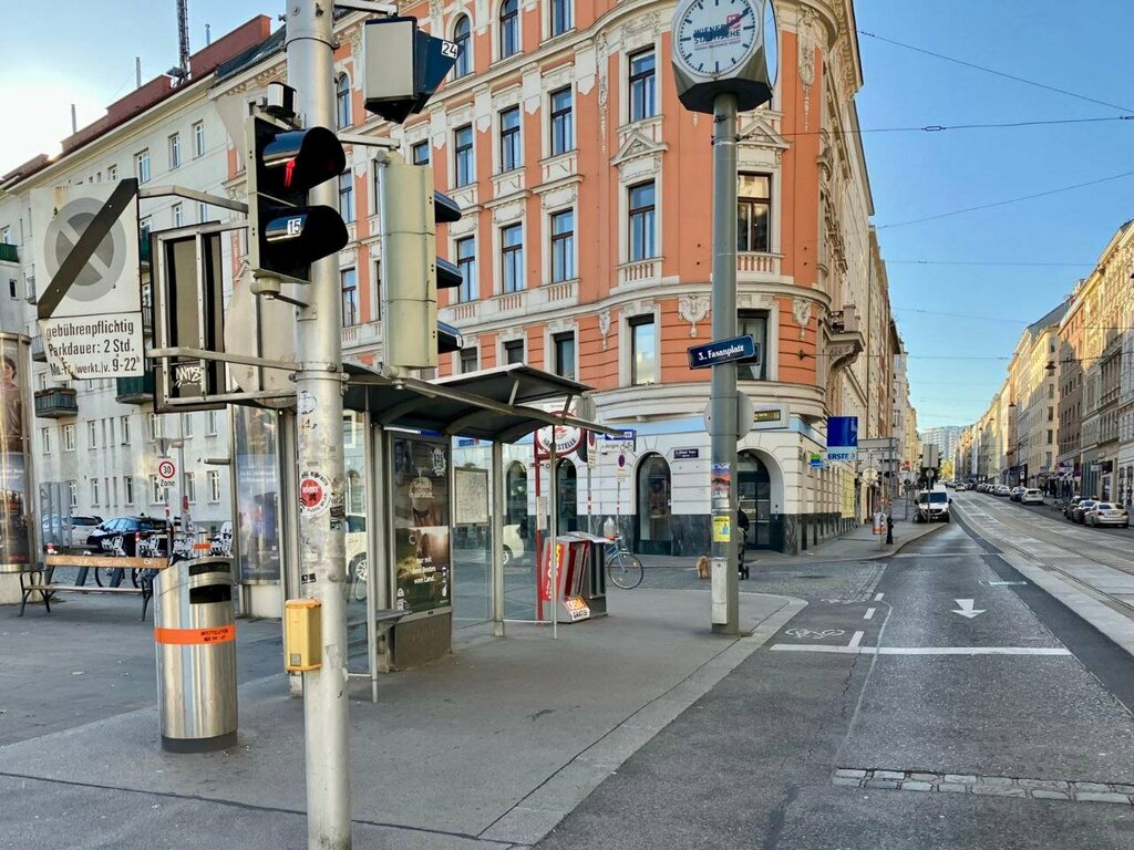 Toplu taşıma durağı Rennweg S, Viyana, foto