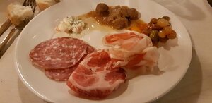 La Cascina di Mattia (Lombardy, Provincia di Como, Cantù, Via Ovidio, 32), restoran  Lombardiya'dan