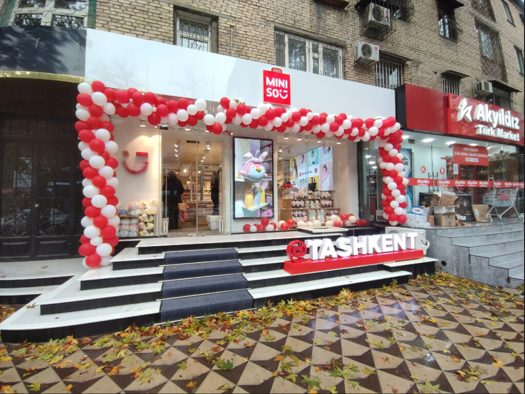 Hediyelik eşya mağazaları Miniso, Taşkent, foto