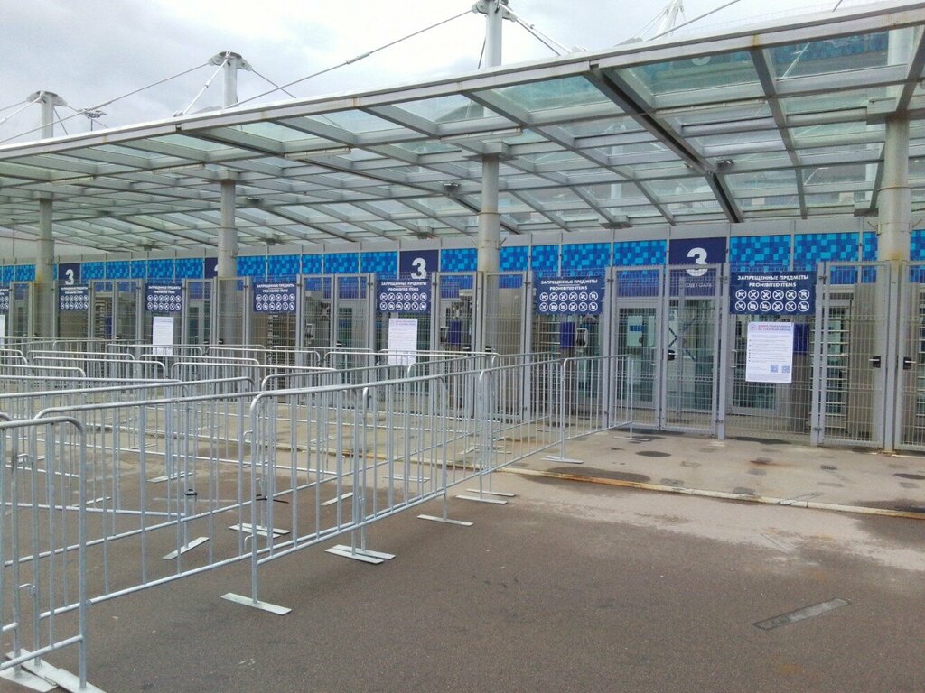 Geçiş noktaları, güvenlik kontrol alanı Gate 3, Saint‑Petersburg, foto