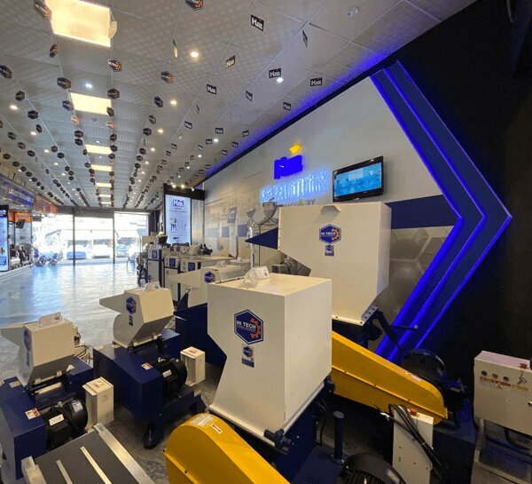 Plastik işleme ekipmanları firmaları Hi Tech Machinery General Trading, Ayman, foto