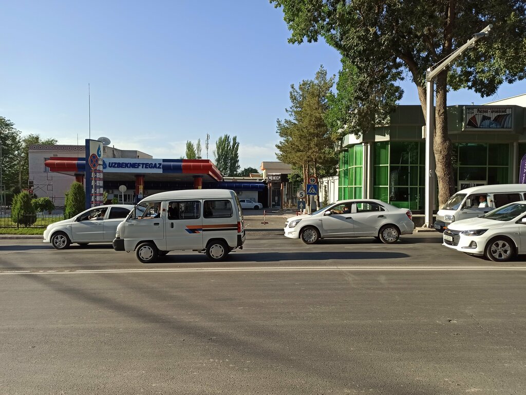 Benzin istasyonu Carvon, Taşkent, foto