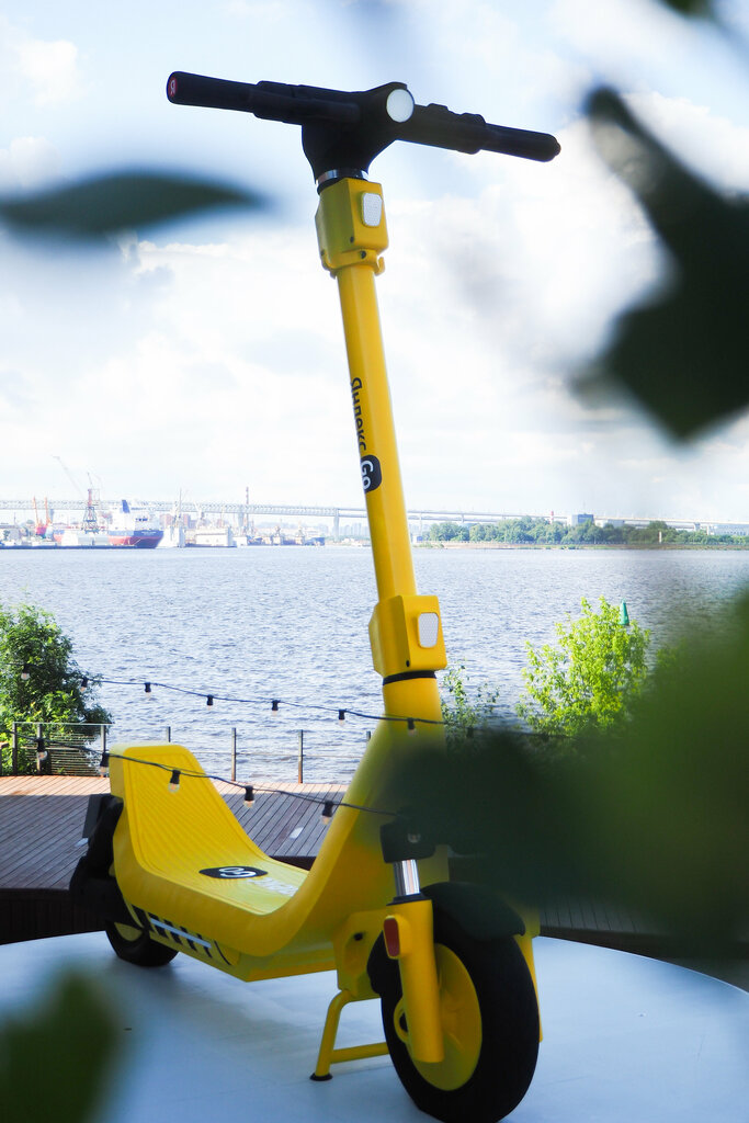 Turistik yerler Огромный самокат Яндекса Wind, Saint‑Petersburg, foto