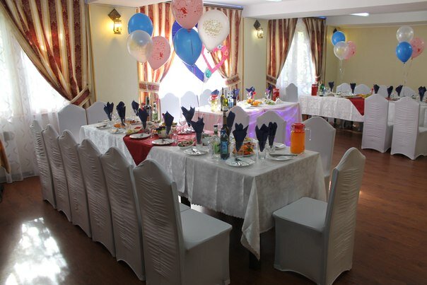 Düğün, toplantı salonu Klub Samovar Ivanovich, Apatity, foto