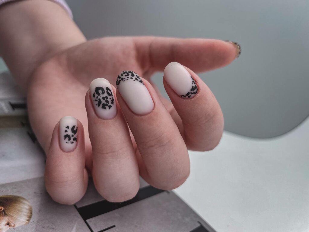Manikür-pedikür Esendzhiya_nails, Omsk, foto
