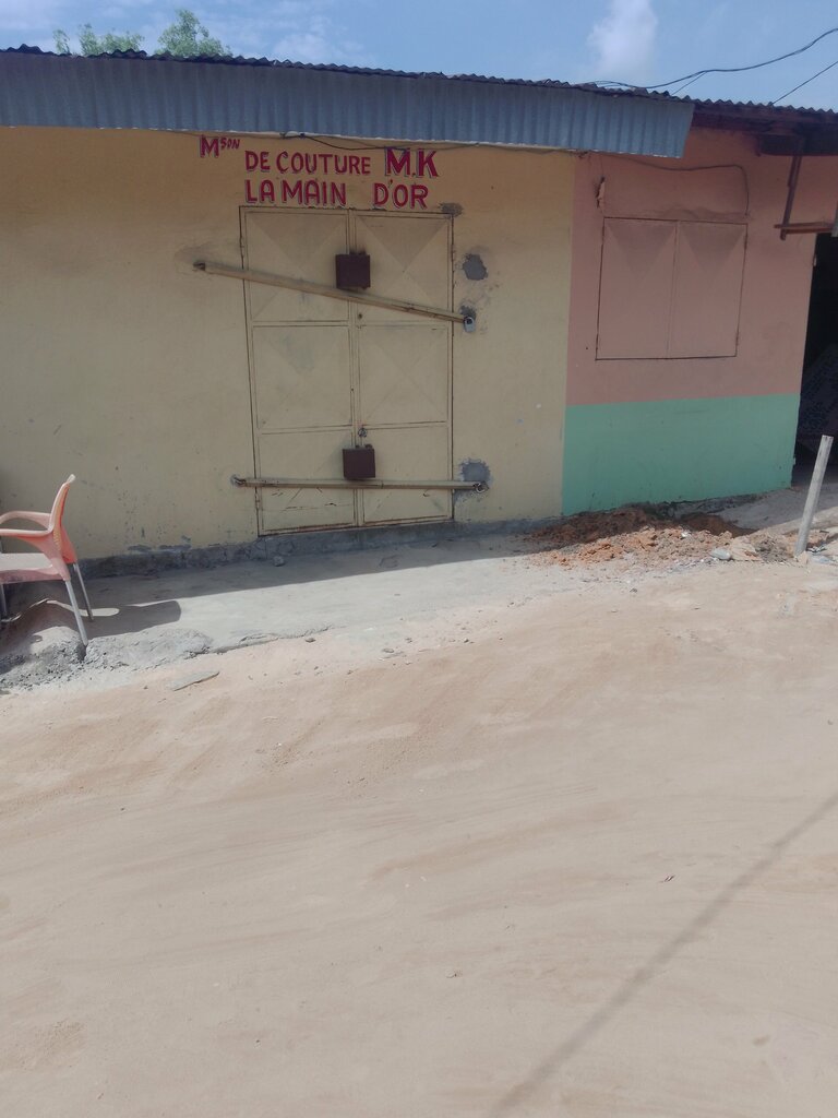 Terziler Maison de Couture Mk la Main D'or, Brazzaville, foto
