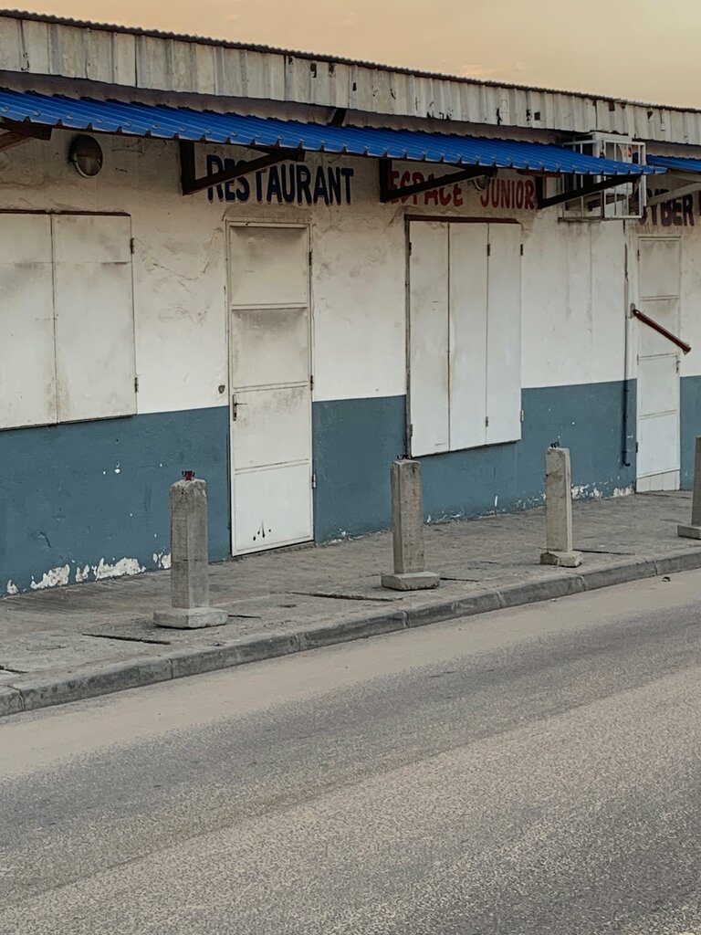 Restoran Espace Junior, Brazzaville, foto