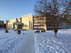 Осинский дворец культуры и досуга (ulitsa Maksima Gorkogo No:71), kültür ocakları  Osa'dan