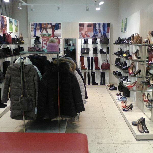 Ayakkabı mağazaları Rossita, Krasnoyarsk, foto