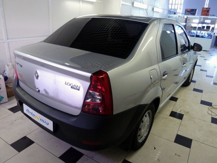 Araç camlarının renklendirilmesi Tsentr Tonirovaniya, Saint‑Petersburg, foto