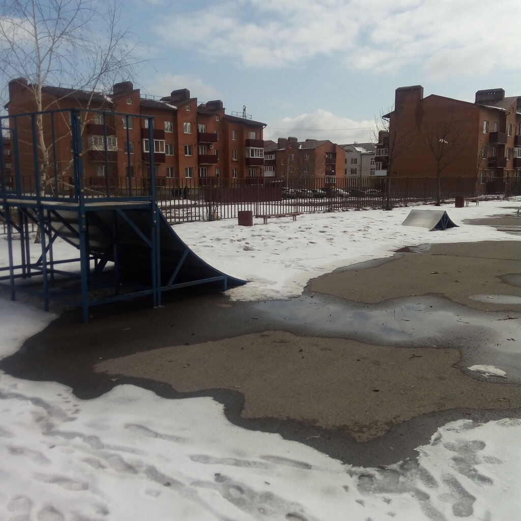 Spor alanı Скейтплощадка, Novoşahtinsk, foto