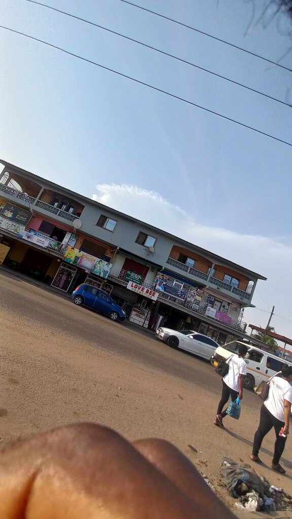 Su satışı Comfort ventures, Akra, foto