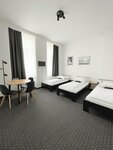 Hotel AVAlex (Berlin, Greifswalder Straße, 225), otel  Berlin'den