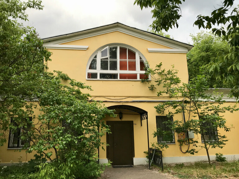 Turistik yerler Конный двор: Северо-западный жилой флигель, Moskova, foto