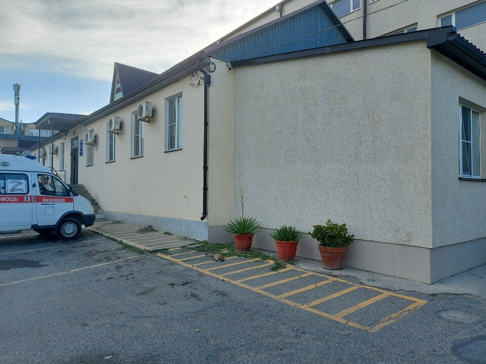 Acil tıbbi yardım hizmeti Ambulance station, Makhachkala, foto