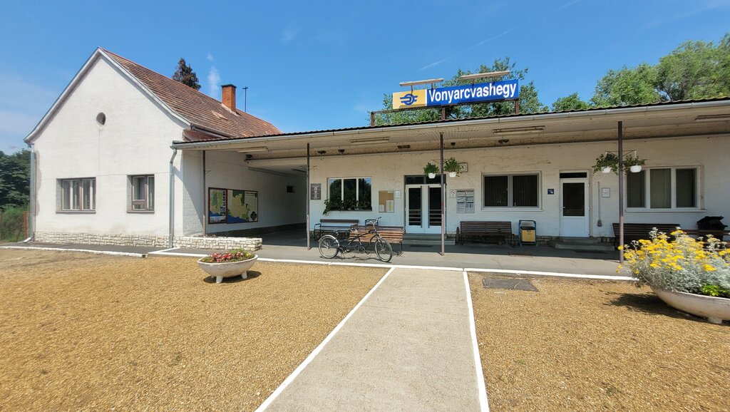 Tren istasyonu Vonyarcvashegy, Zala, foto
