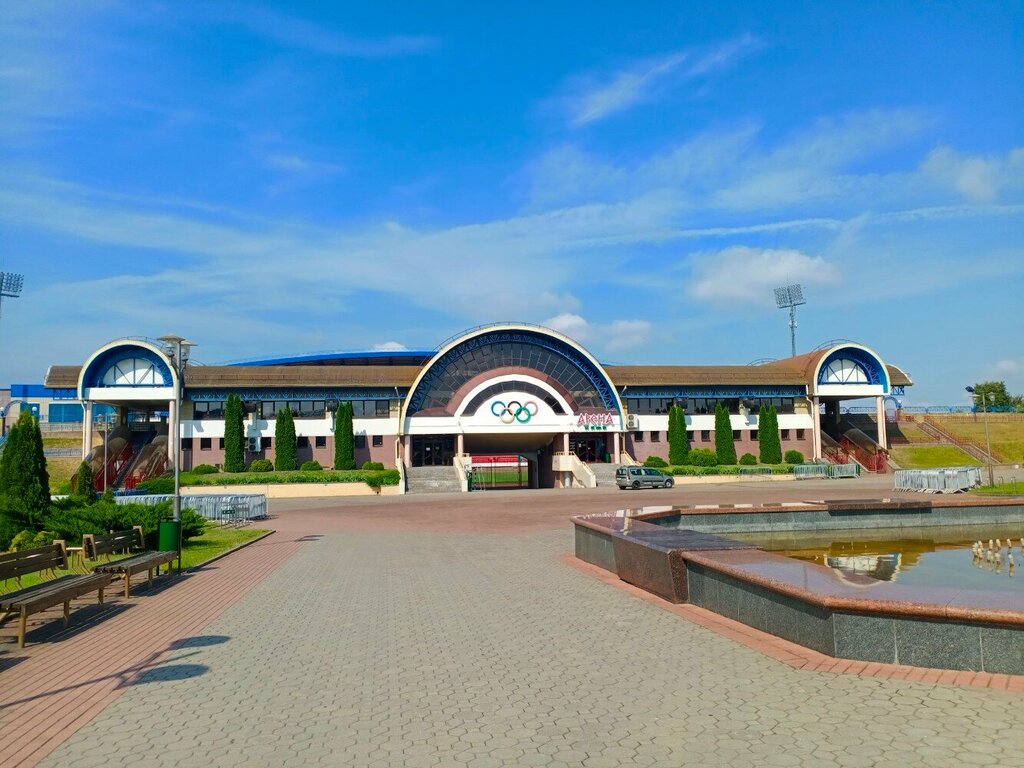 Çok amaçlı spor tesisleri Футбольный манеж Неман, Grodno, foto