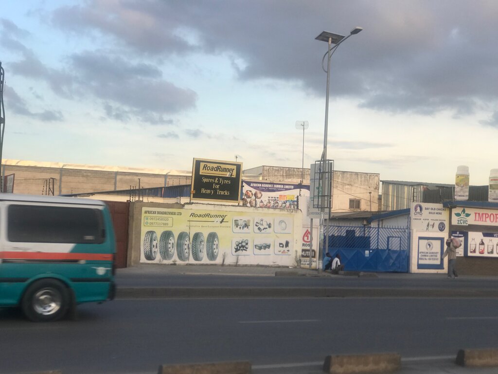 Otomobil servisi Interated Supply, Lusaka, foto