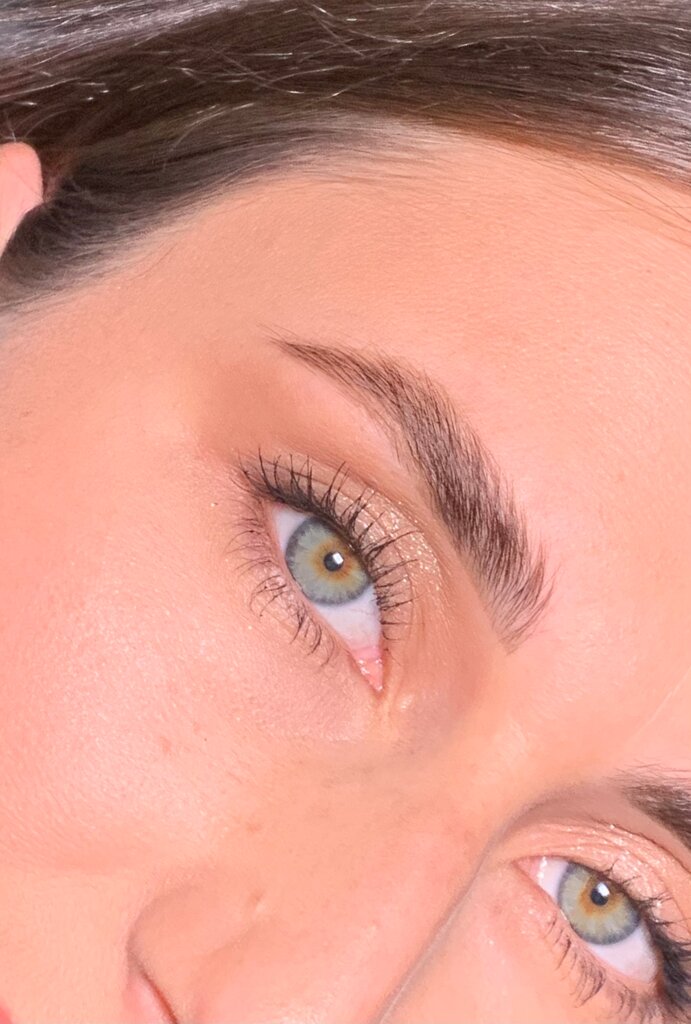 Kaş ve kirpik salonu BrowMaster, Briansk, foto