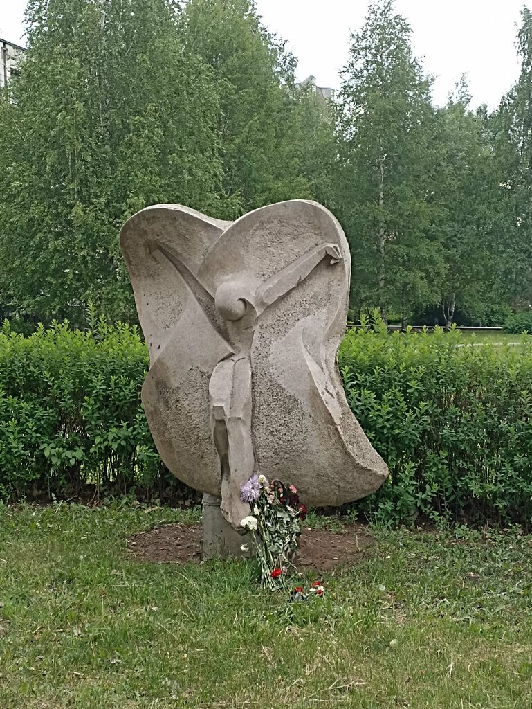 Park, sokak heykeli Икар, Perm, foto