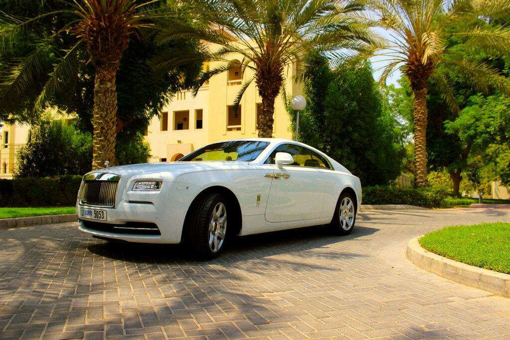 Oto kiralama Sana Rent A Car, Dubai, foto