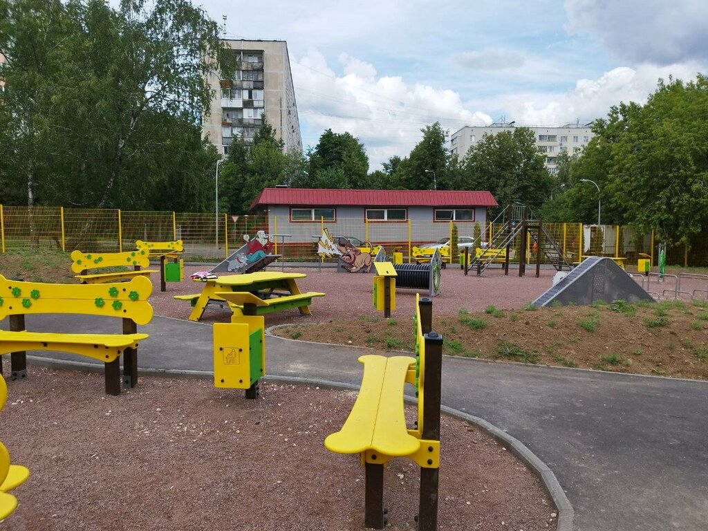 Köpek gezdirme alanları Dog park, Moskova, foto