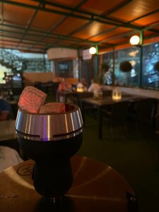 Zhemchuzhina chernogo morya (Naberezhnaya ulitsa No:4А, selo Olginka), kafe  Krasnodarski krayından