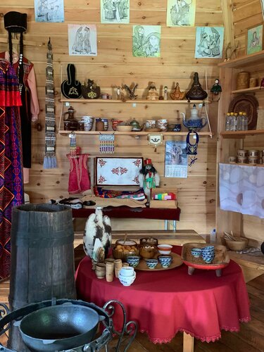 Müzeler ve sanat galerileri Этно-парк на Телецком, Altay Cumhuriyeti, foto