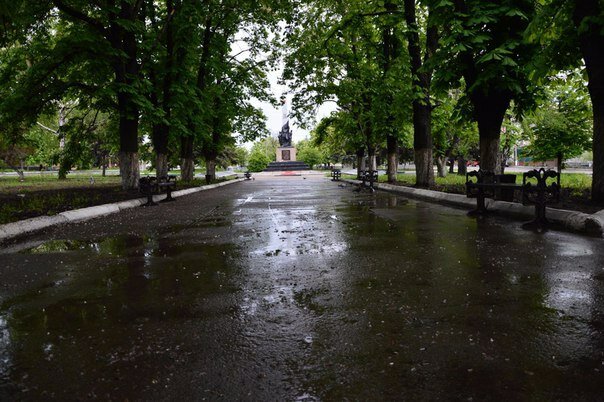 Anıt, heykel Вечный огонь, Debaltsevo, foto