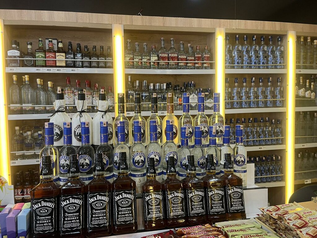 Alkollü içecekler Karşı Tekel, İstanbul, foto