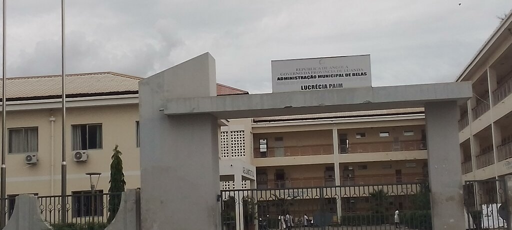 Ortaokul Escola Pública, Loanda, foto