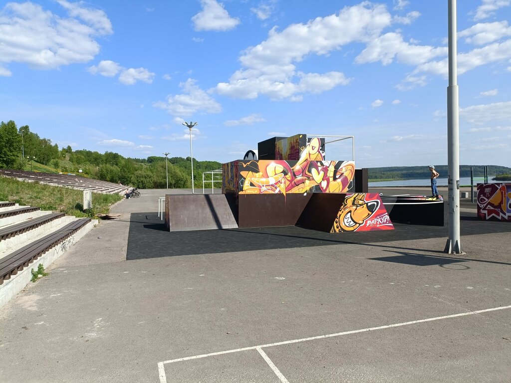 Spor alanı Баскетбольная площадка, Tomsk, foto