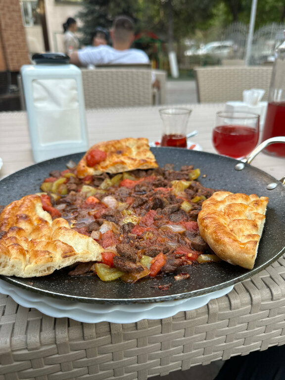 Restoran Кебабчы Нури Уста, Bişkek, foto