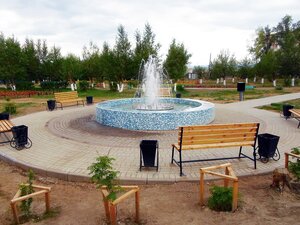 Fountain (Republic of Buryatia, Selenginskiy District, Gusinoozyorsk, Pionerskiy skver), çeşme  Gusinoozersk'ten