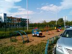 Детская игровая площадка (Pobedy Avenue No:210), oyun alanı  Kazan'dan