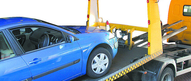 Otomobil servisi Tread Right Tyres Ltd, İngiltere, foto